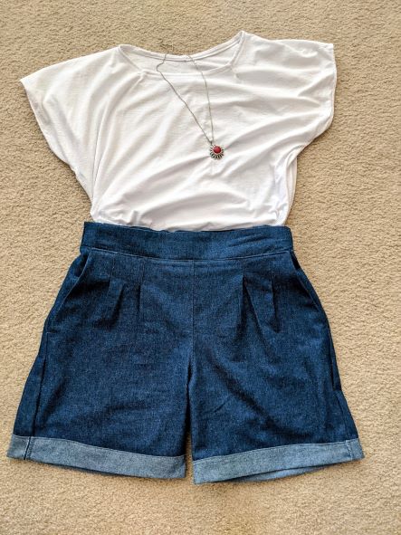 15 Piece Summer Capsule Wardrobe - Seams Like a Story